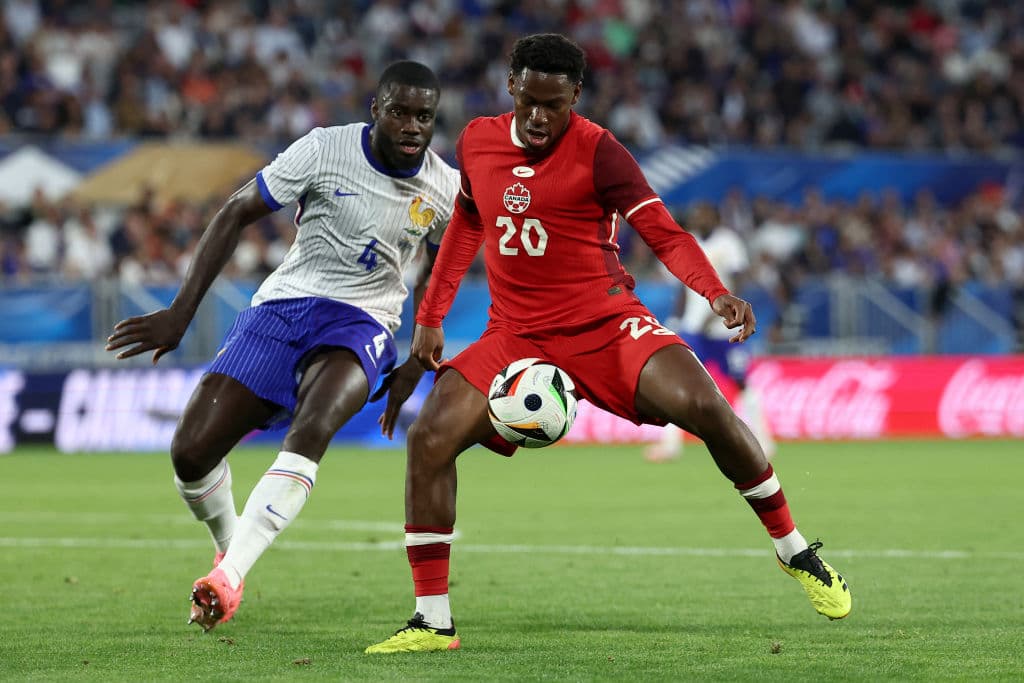 Aston Villa In Pole Position To Land £25m Deal As West Ham And Man